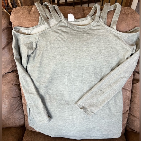 7th Ray | Tops | 7th Ray Size L | Poshmark